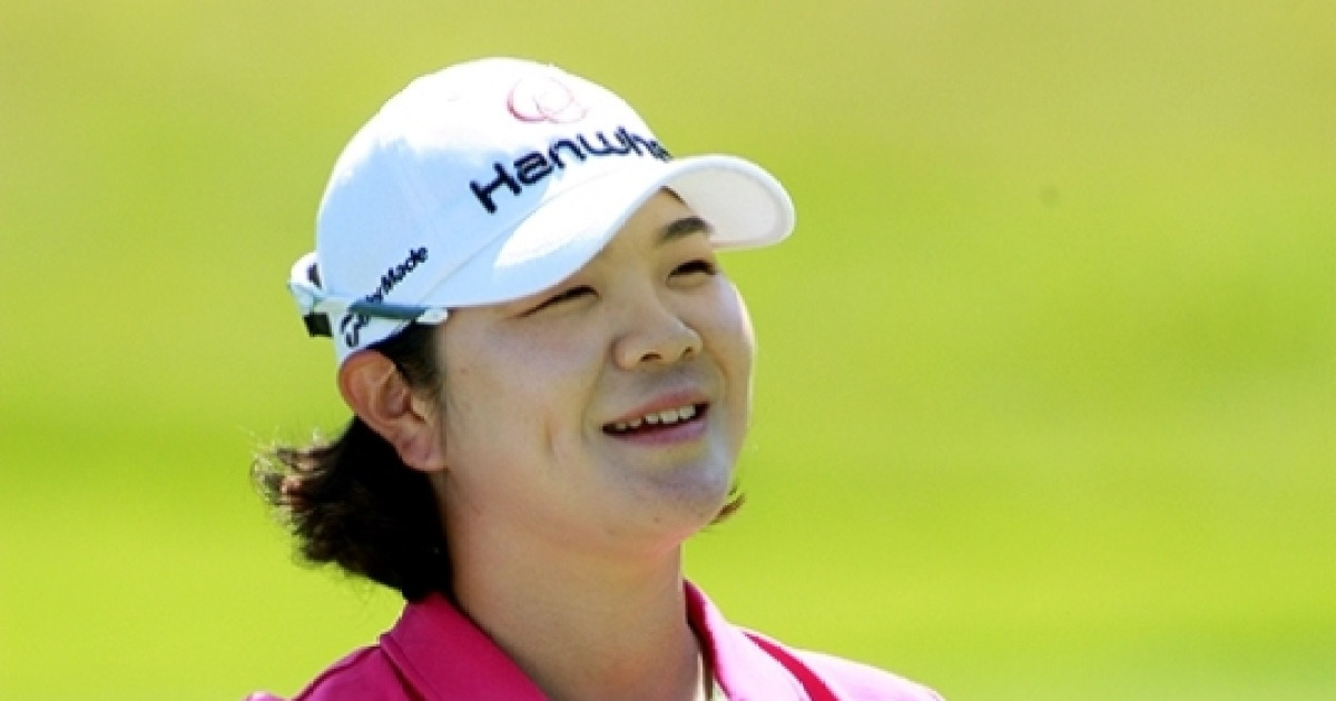 이민영, JLPGA 스탠리 레이디스 2R 1타 차 2위..시즌 3승 도전