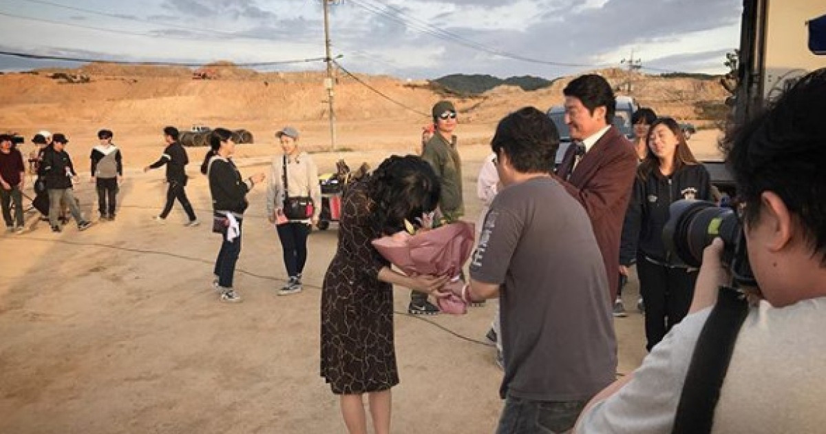 Bae Doo-na, Song Kang-ho finish shooting 'Drug King'