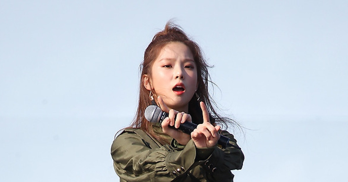 [포토엔hd]clc 최유진 지켜주고 싶은 가녀림