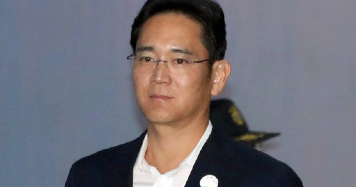 Appeal trial of Samsung's Lee begins in bribery case