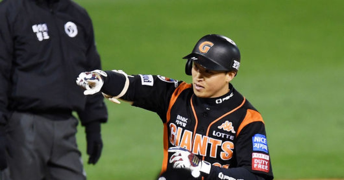 [준PO4] 'MVP' 손아섭, "어느 때보다 절박한 심정이었다" (일문일답)