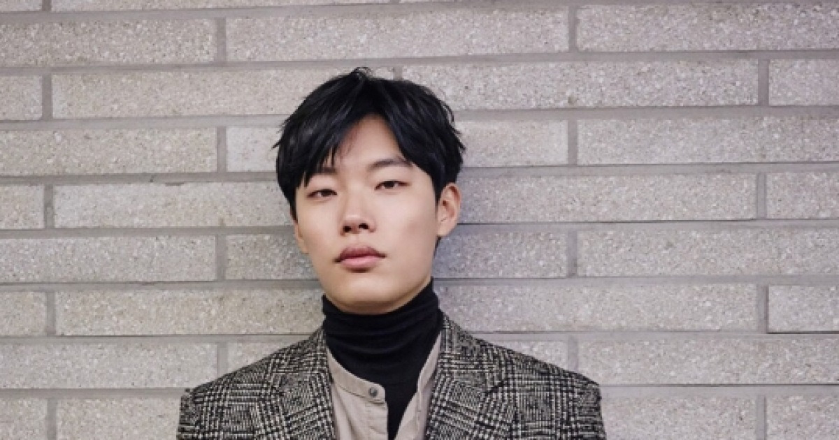 '천만배우' 류준열, 2017 AAA 참석