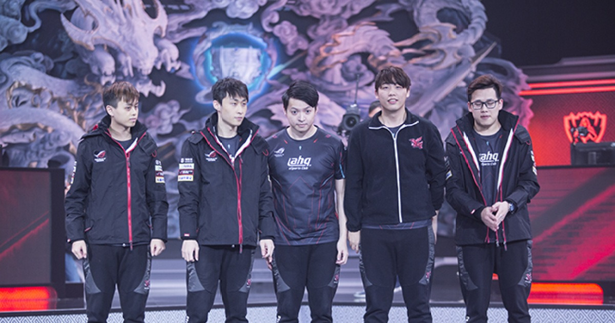 [롤드컵 포토] SKT 잡은 ahq 선수들 "정말 감사합니다"