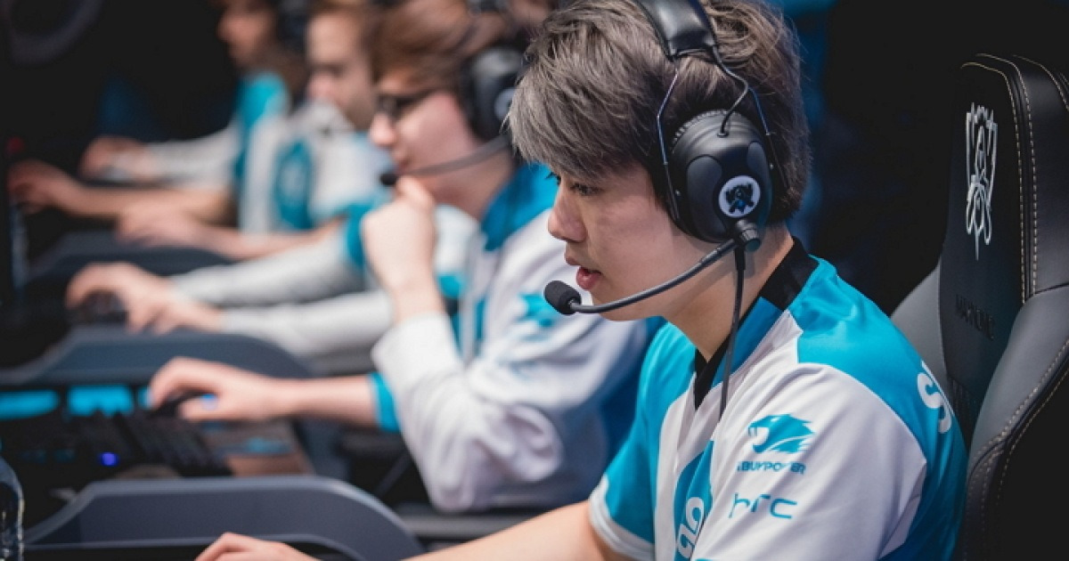 [롤드컵] C9, 경쟁자 ahq 꺾고 조별예선 마무리..8강 불씨 지켰다