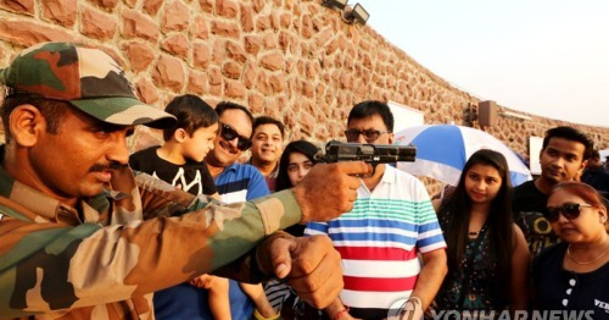 INDIA ARMY ARMS EXHIBITON