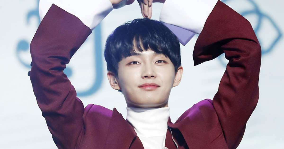 JBJ 김용국, '꽃하트 만발'