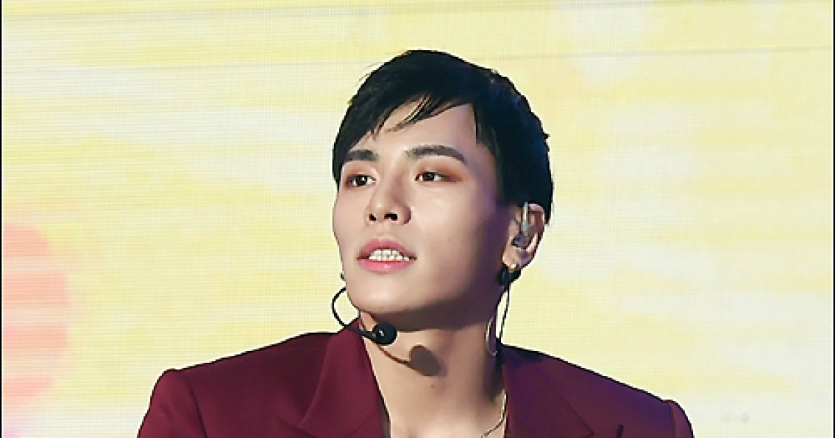 [MD포토] JBJ 김상균, '내 눈빛에 빠져봐'