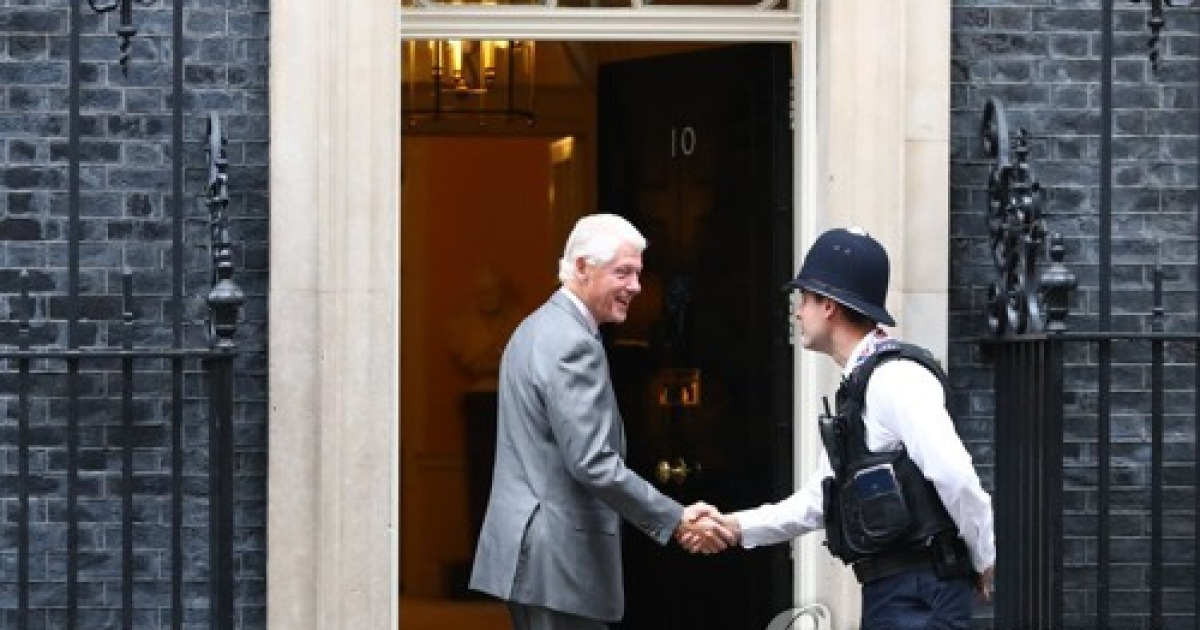 BRITAIN BILL CLINTON VISITS DOWNING STREET