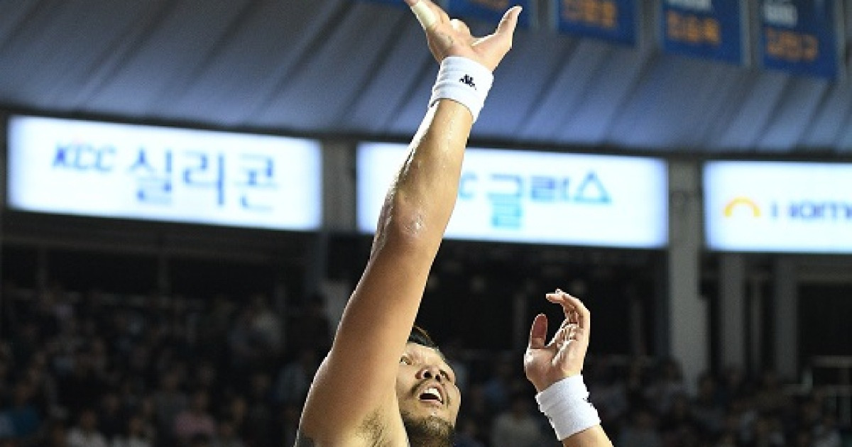 [BK Review] '공격수 공존' KCC, 현대모비스 꺾고 시즌 첫 승