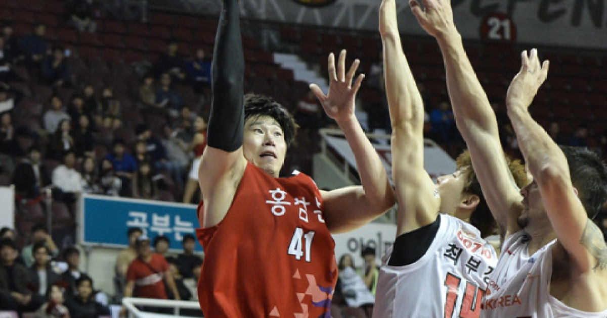 [JB포토] KGC 오세근 '제발 들어가라'