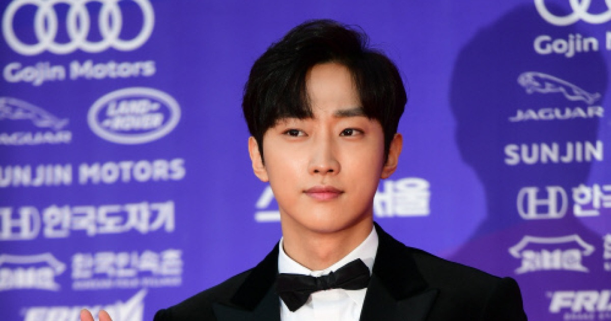 [SS포토] B1A4 진영 '잘 생김' [더 서울어워즈]