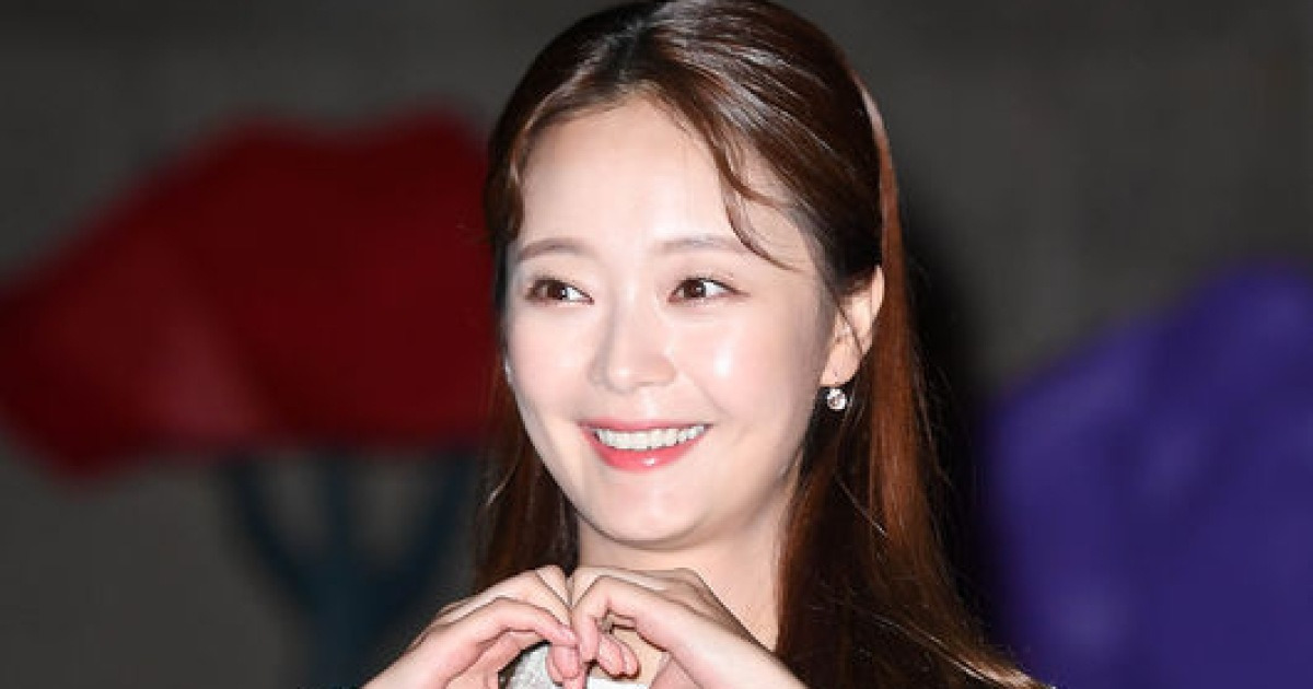 KBO, KS 3차전 시구 전소민-애국가 B1A4 산들 선정