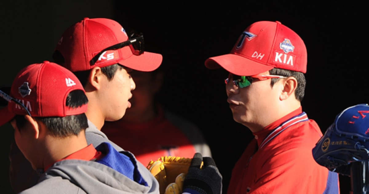 [KS5] 똑같지만 기대감도..한 고비 남긴 KIA, 김기태 감독 표정