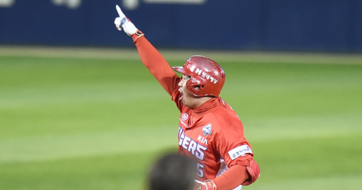 [KS 5차전] '결정적 만루포' KIA 이범호, 데일리 MVP 선정