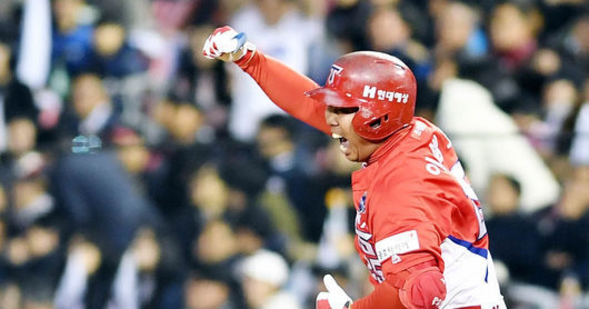 [KIA V11] '리더' 김주찬과 이범호, 간절함으로 빚어낸 첫 반지