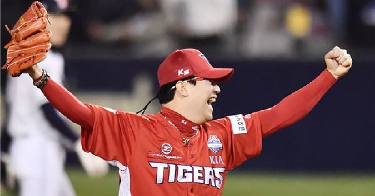 [한국시리즈]양현종, KS MVP 등극..이범호는 5차전 MVP