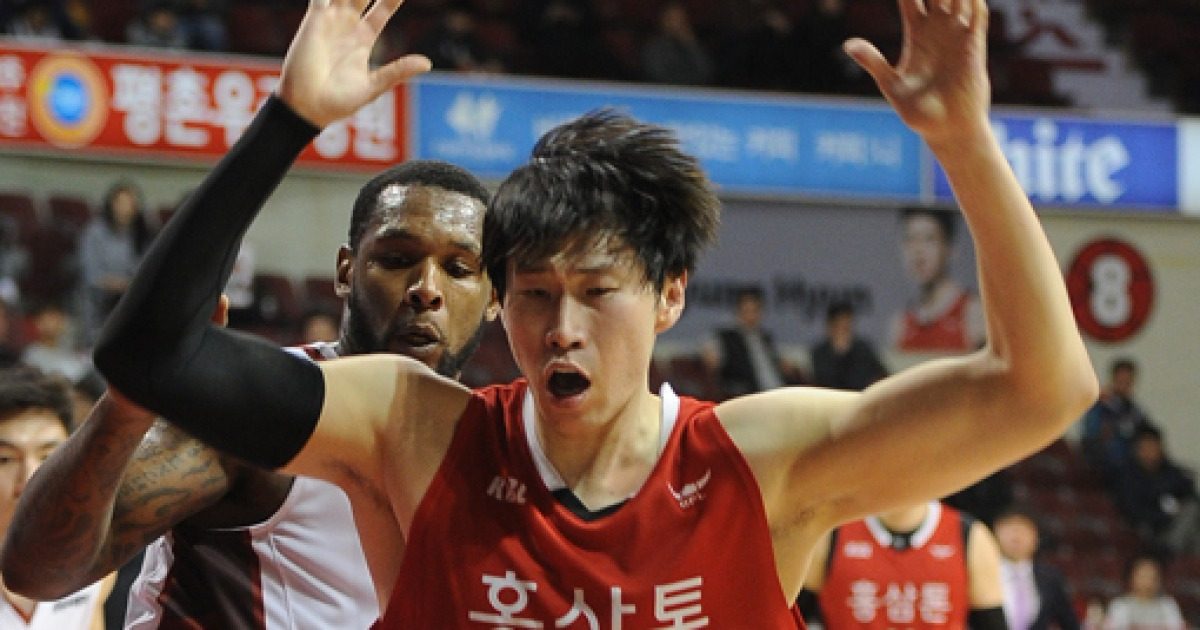 '오세근 트리플더블' KGC, 2연승..DB, 연장 끝에 2연패 탈출