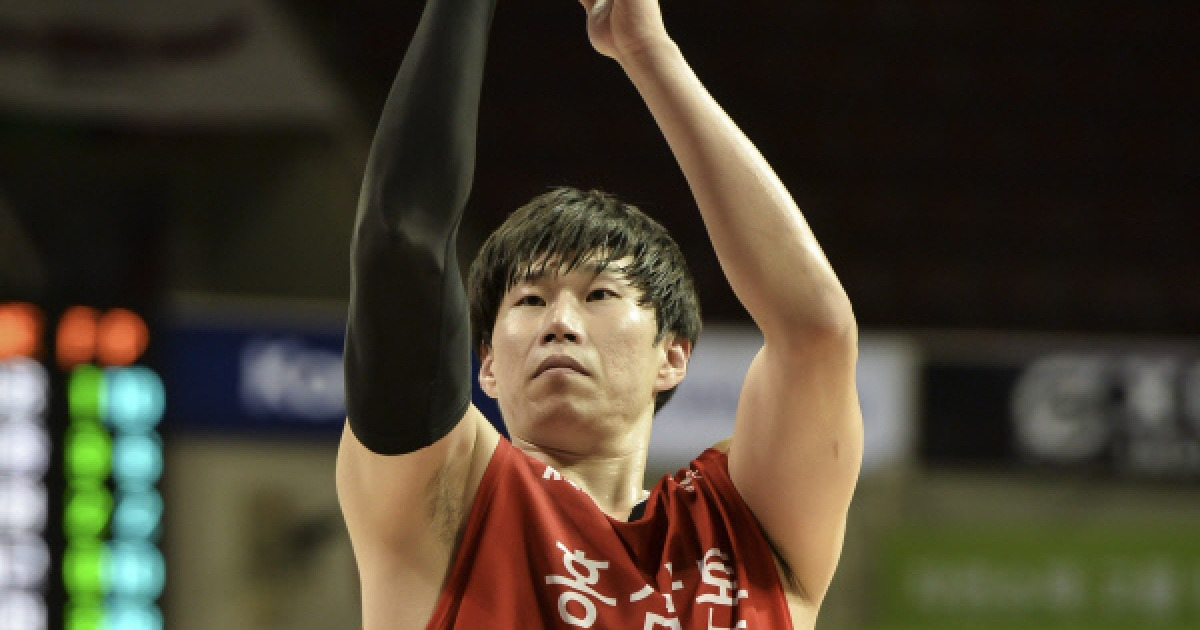 '오세근 트리플더블' KGC, kt 상대로 81-66 대승