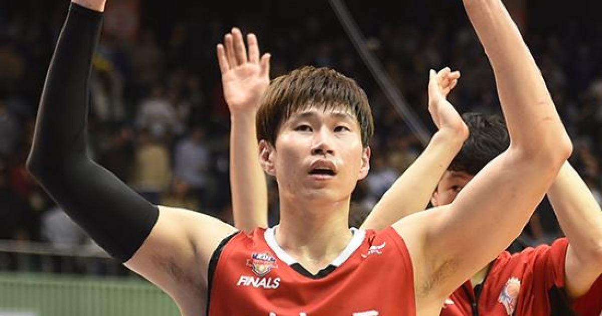 '오세근 트리플더블' KGC, KT 완파