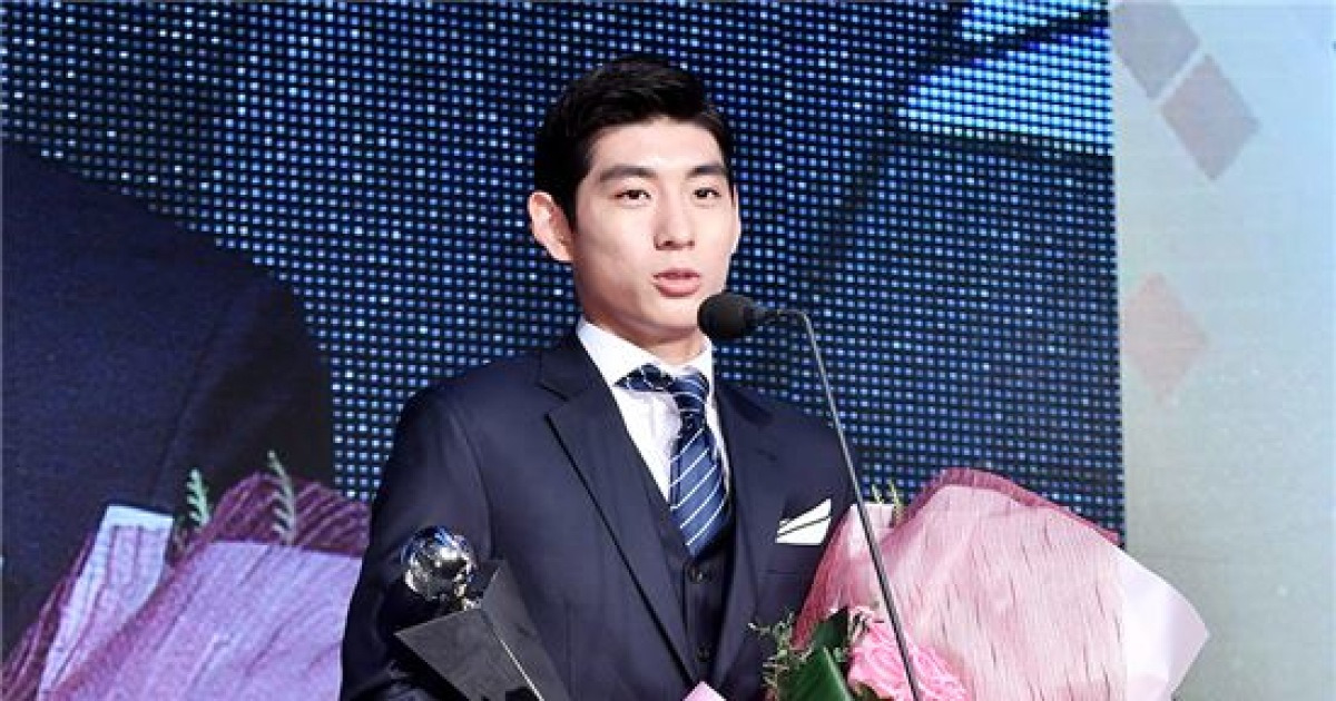 [ST포토] KBO 신인상 수상한 이종범 아들 이정후