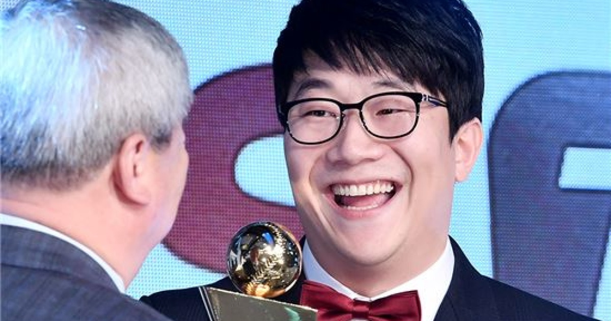 [ST포토] 'KBO MVP' 양현종, '너무 좋아'