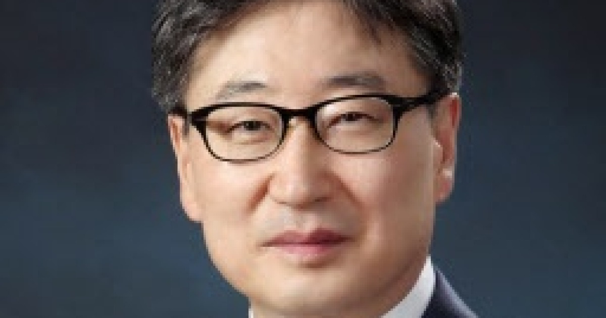 Korea's business tycoons, leaders join Moon, Trump dinner