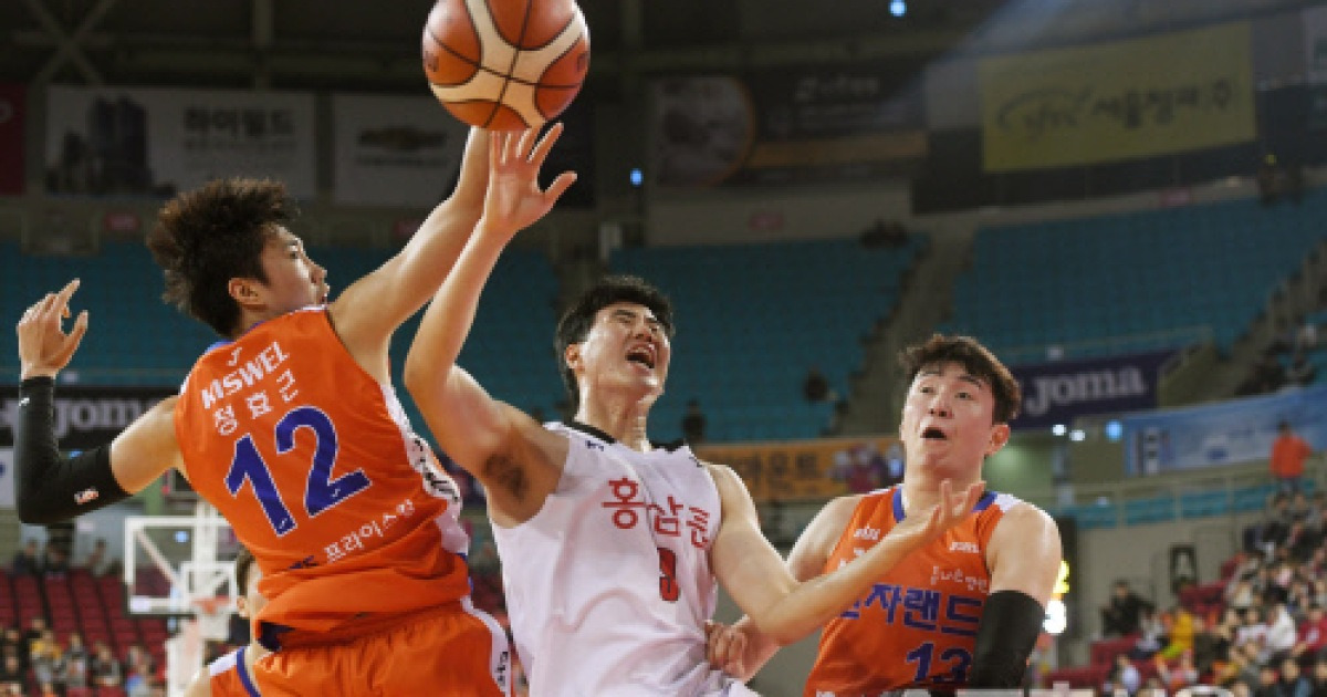 [SS포토] KGC 김민욱, 아수라장이야~