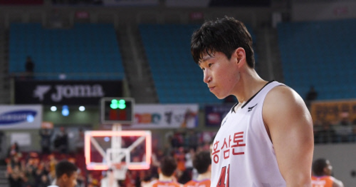 [SS포토] KGC 오세근, 30득점으로도 안되나..