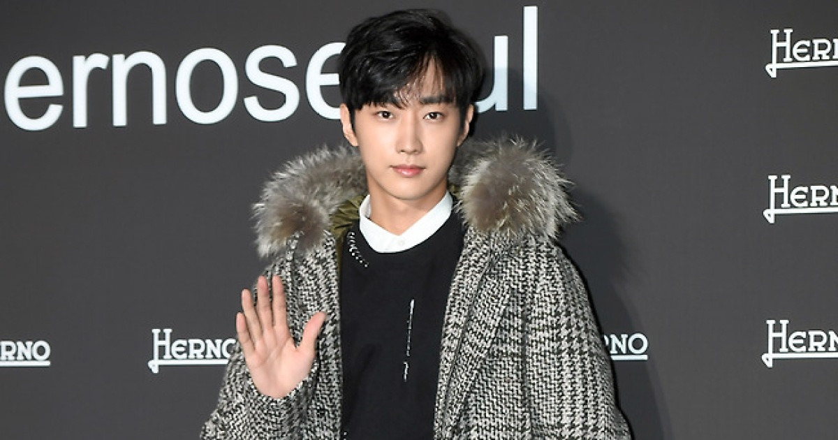 [포토엔HD] B1A4 진영 '발랄한 20대 남친룩'