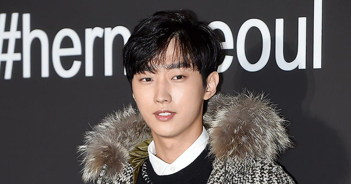 [엑's HD] B1A4 진영 '부드러운 눈빛'