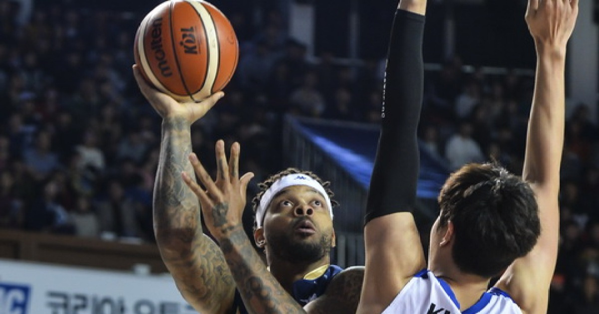 [BK Review] '82G 연속 10점+' KCC 에밋, 92G 만에 첫 무득점!