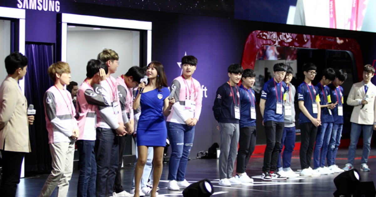 [포토] 지스타 WEGL 무대 선 러너웨이와 GC 부산