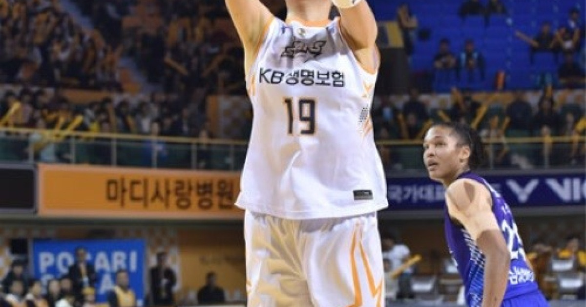 [여자농구] WKBL, 1라운드 MVP에 박지수..MIP는 구슬