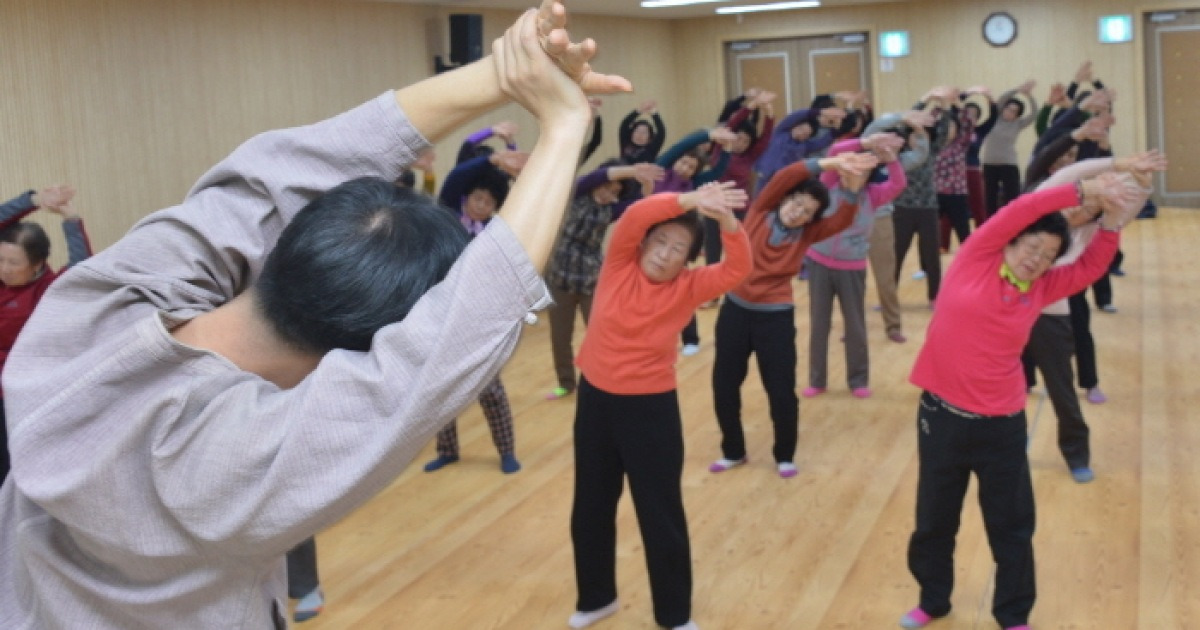 순창군 한의약 기공체조교실 인기 만점