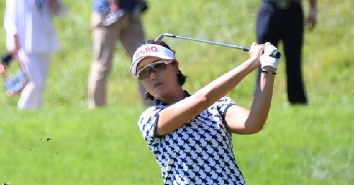 [JLPGA] '골프 구도자' 전미정, 첫날 8언더파 단독1위 질주