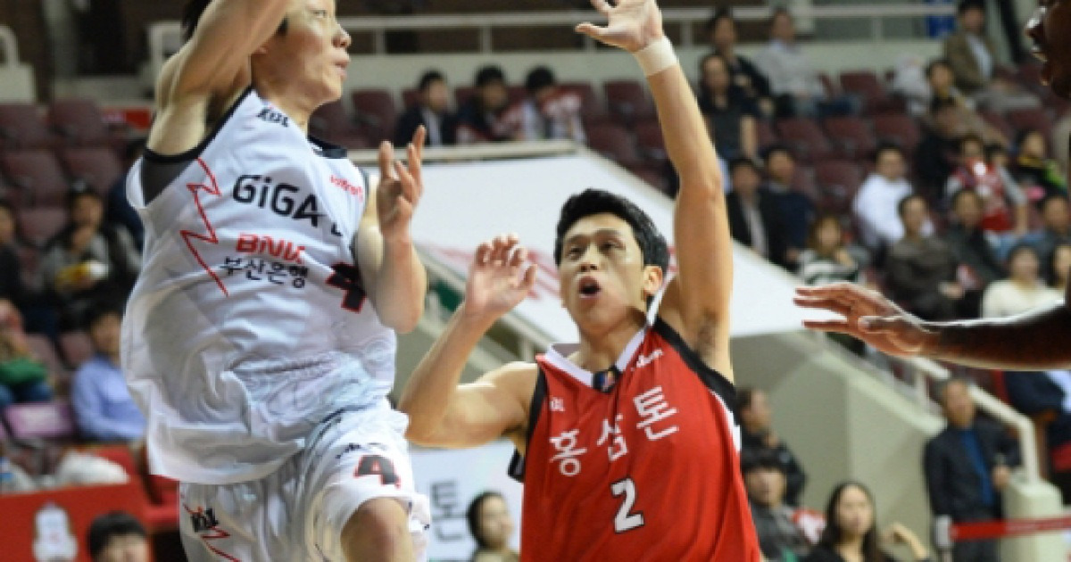 빅맨 김민욱 원한 kt, 이재도로 보상받은 KGC