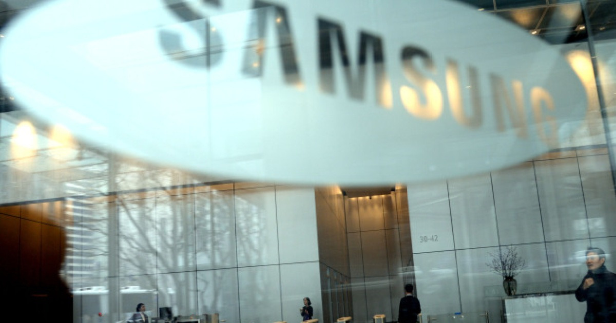 Watchdog probes Samsung chief's alleged borrowed name accounts