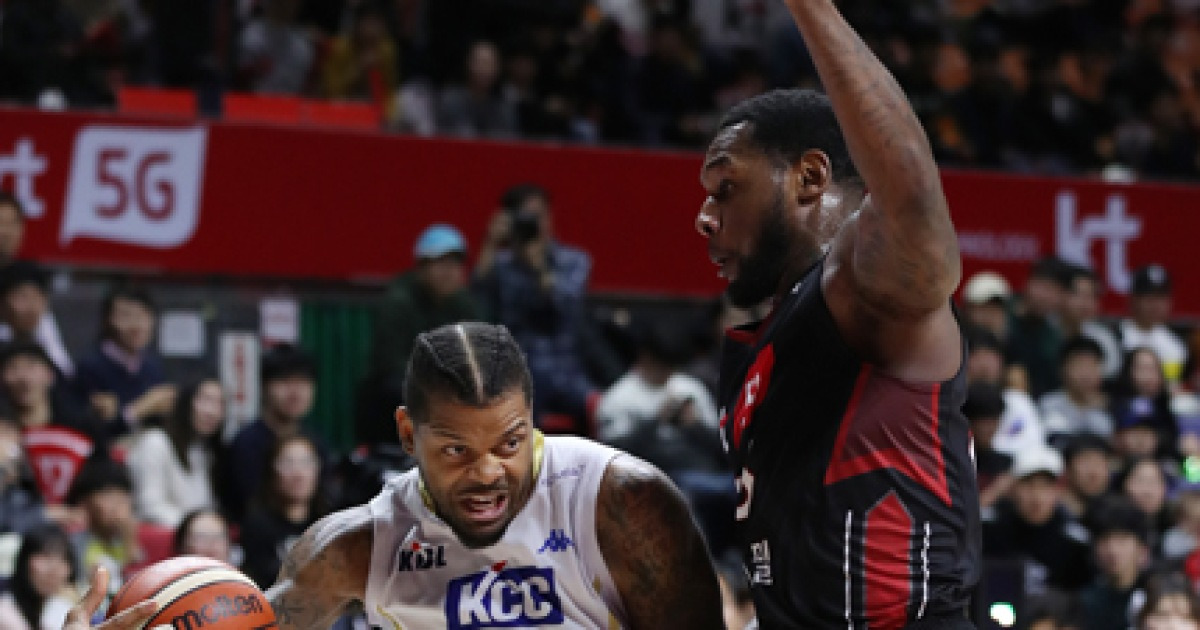 '에밋 결승득점' KCC, KT 꺾고 6연승 질주