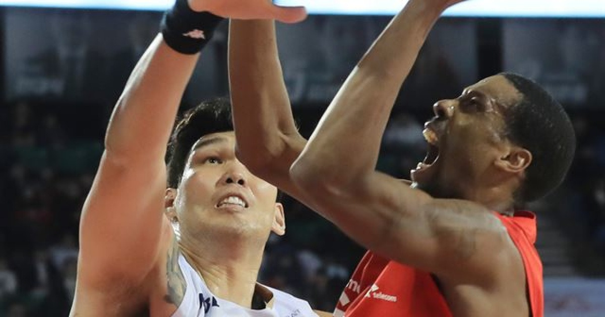 헤인즈 37점 SK, 공동 선두 맞대결서 KCC 제압