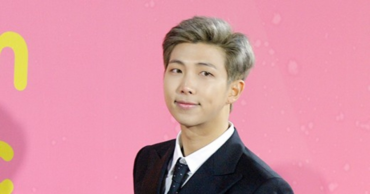 방탄소년단 RM "NO긴장 캐릭터 슈가 형, AMAs 덜덜 떨었다"