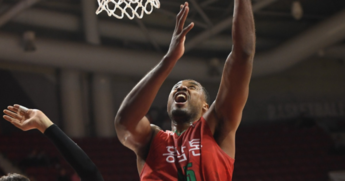 '사이먼·오세근 46점' KGC인삼공사, 전자랜드 꺾고 7연승 질주