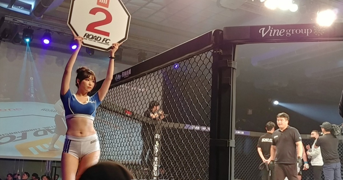 [로드FC] 심건오, '짝사랑' 이은혜 앞에서 바넷에게 TKO패