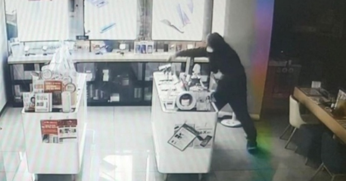 Serial thief allegedly steals more than 200 smartphones