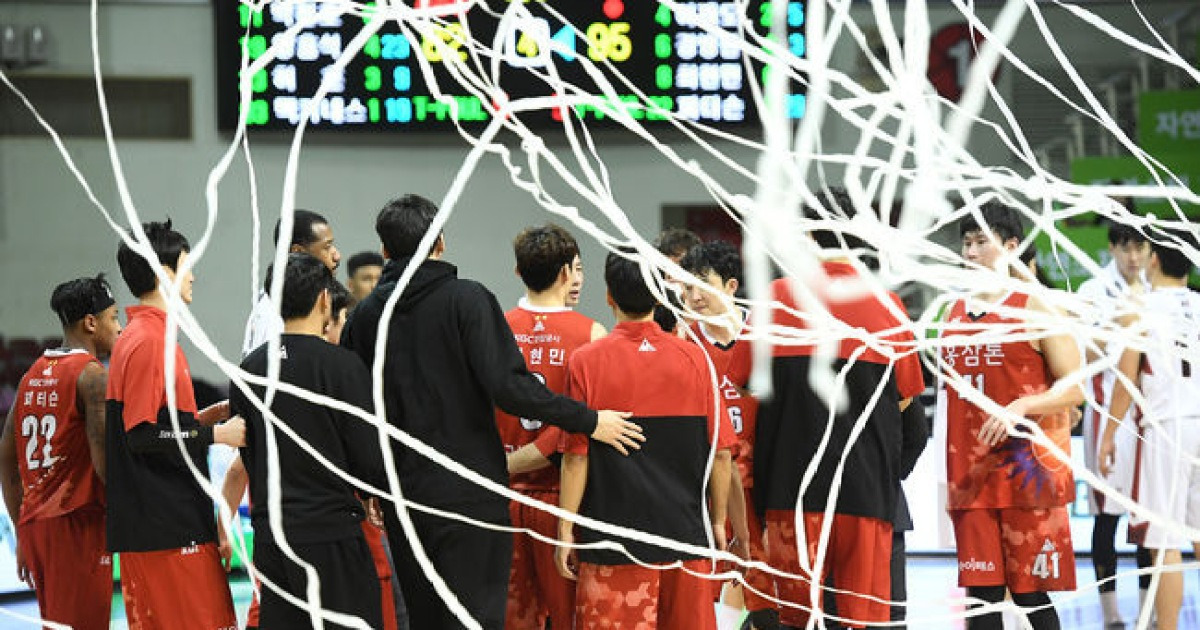 [사진]KGC,'kt를 10연패 늪에 빠트리며 승리'