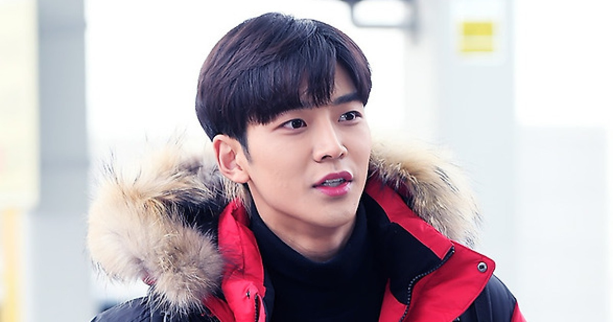 [엑's HD] SF9 로운 '씩씩하게 출발'