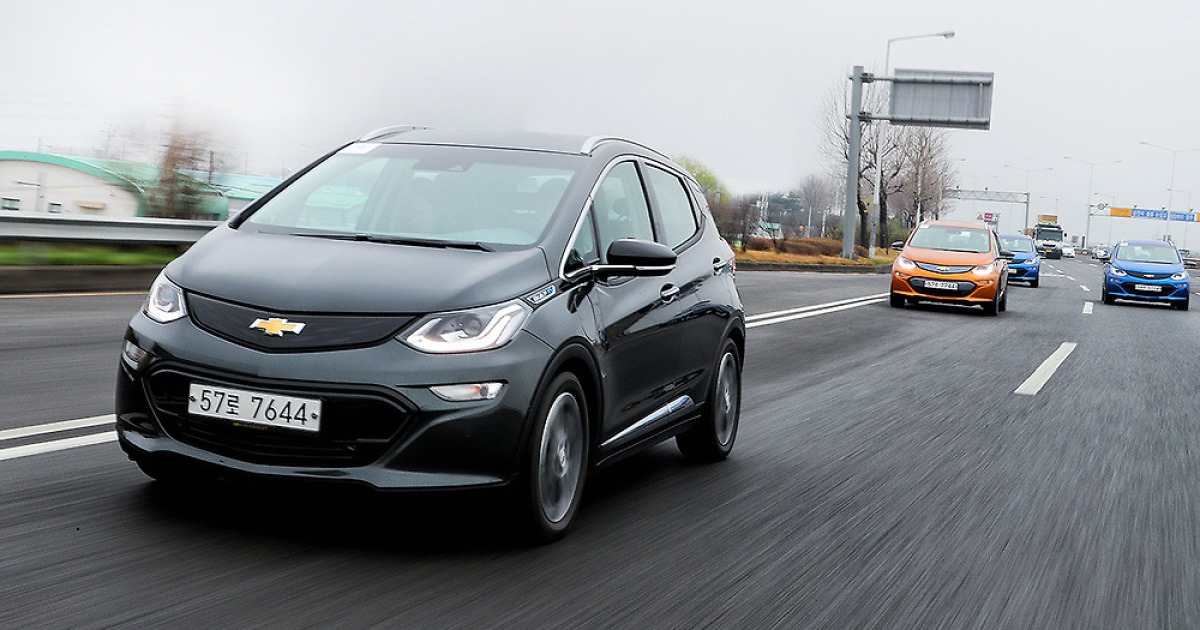 1회 충전으로 383km..'쉐보레 볼트EV' 사전계약 실시