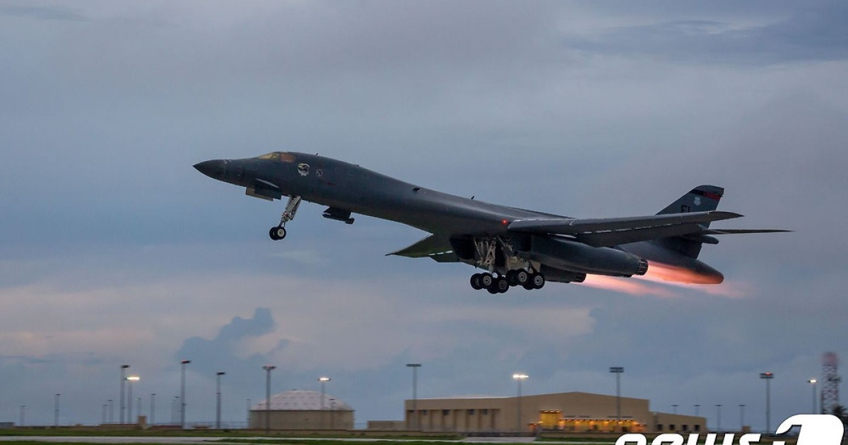 "美 B-1B 폭격기, 근접항공지원 투입 확대"