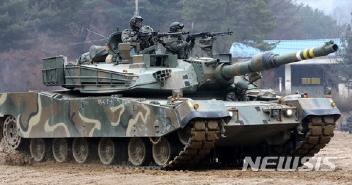 기동훈련 하는 K1A2 전차