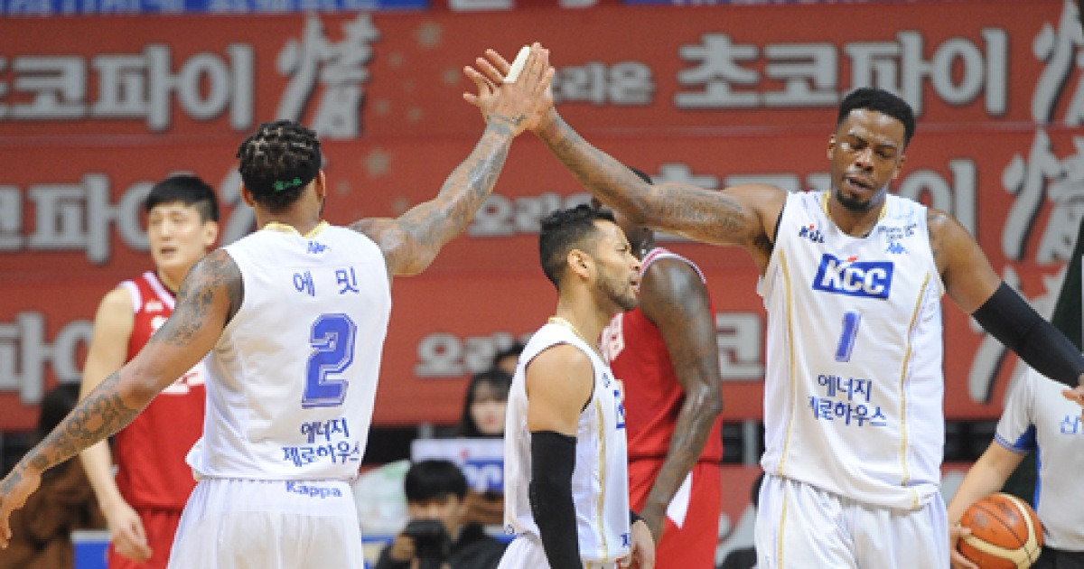 2위 KCC '9위 오리온에 진땀승' [MK포토]