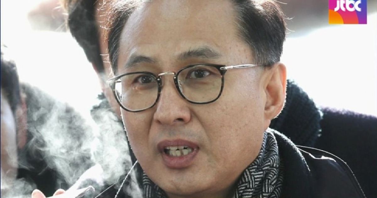 'MB 조카' 새벽 귀가..본인 육성 녹취파일엔 "모르는 일"